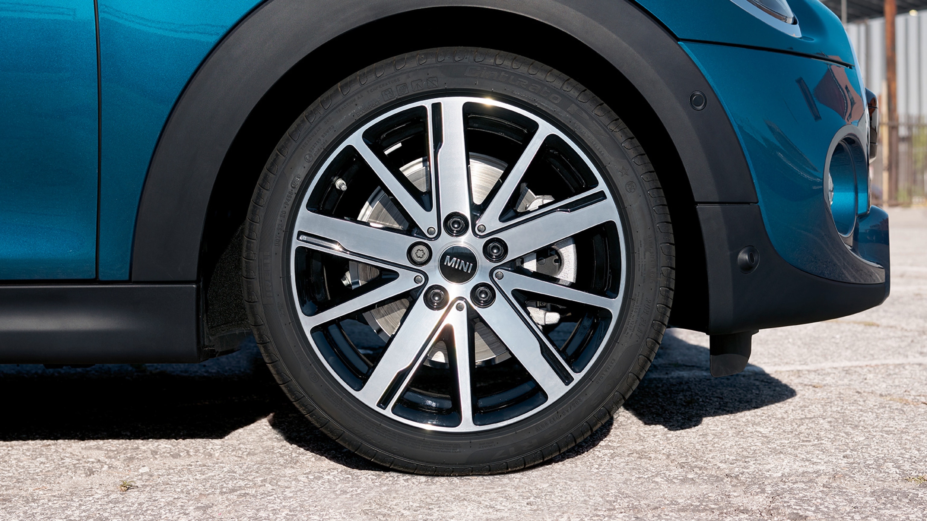 MINI CONVERTIBLE SIDEWALK EDITION.